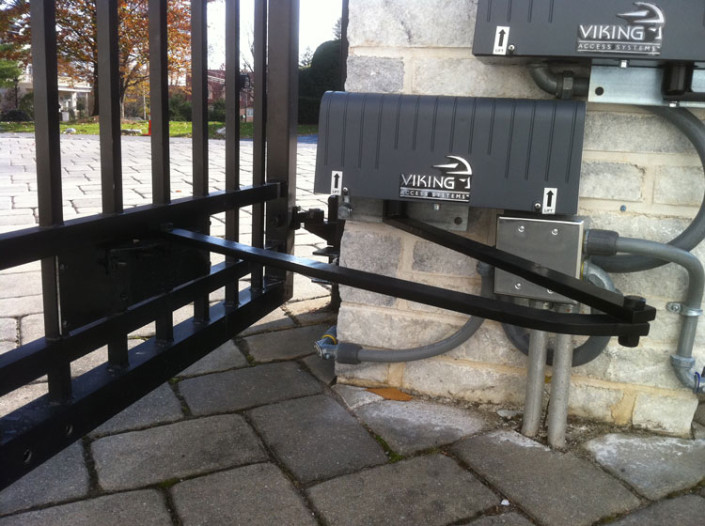 ARTICULATING-ARM-SWING-GATE-OPERATOR | Christie Overhead Door